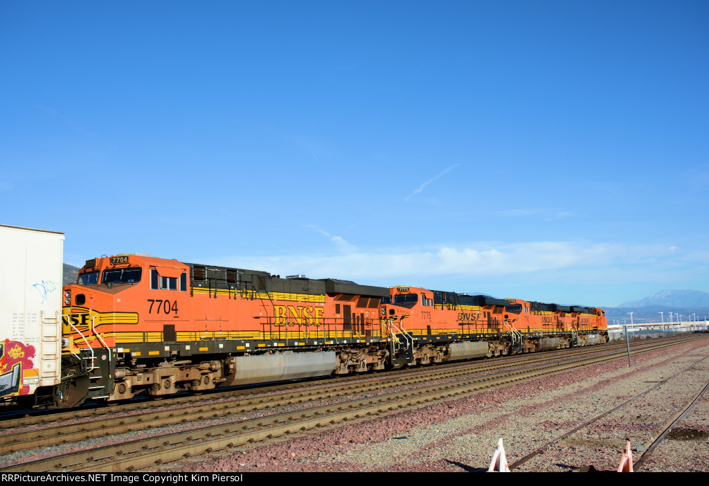 BNSF 7704
